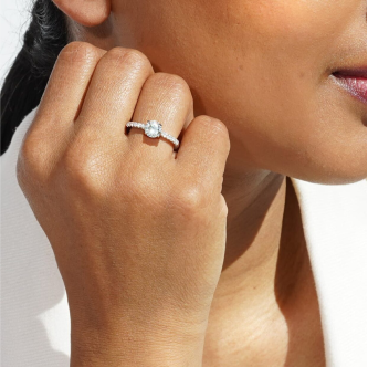 The Timeless Beauty of a Solitaire Engagement Ring